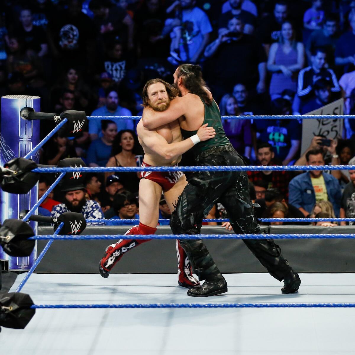 Daniel Bryan vs. Harper: photos | WWE