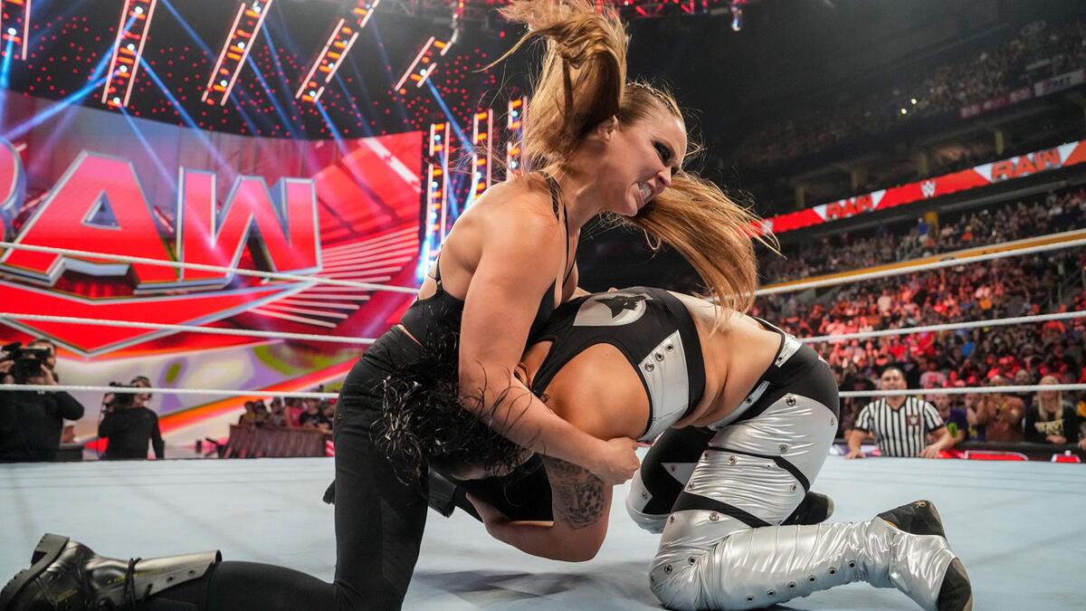 Ronda Rousey Initiates A Brawl With Shayna Baszler Raw Highlights